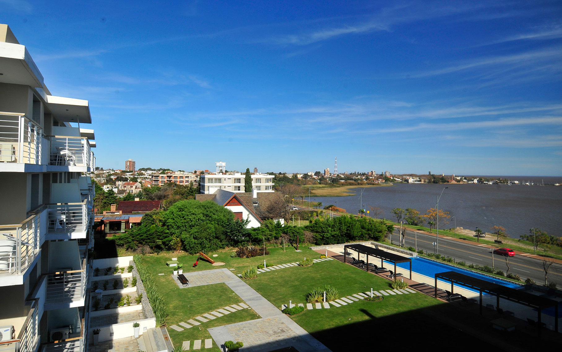 Real Colonia Hotel & Suites