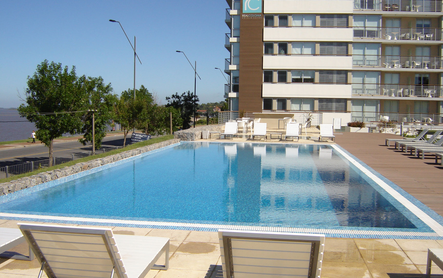 Real Colonia Hotel & Suites