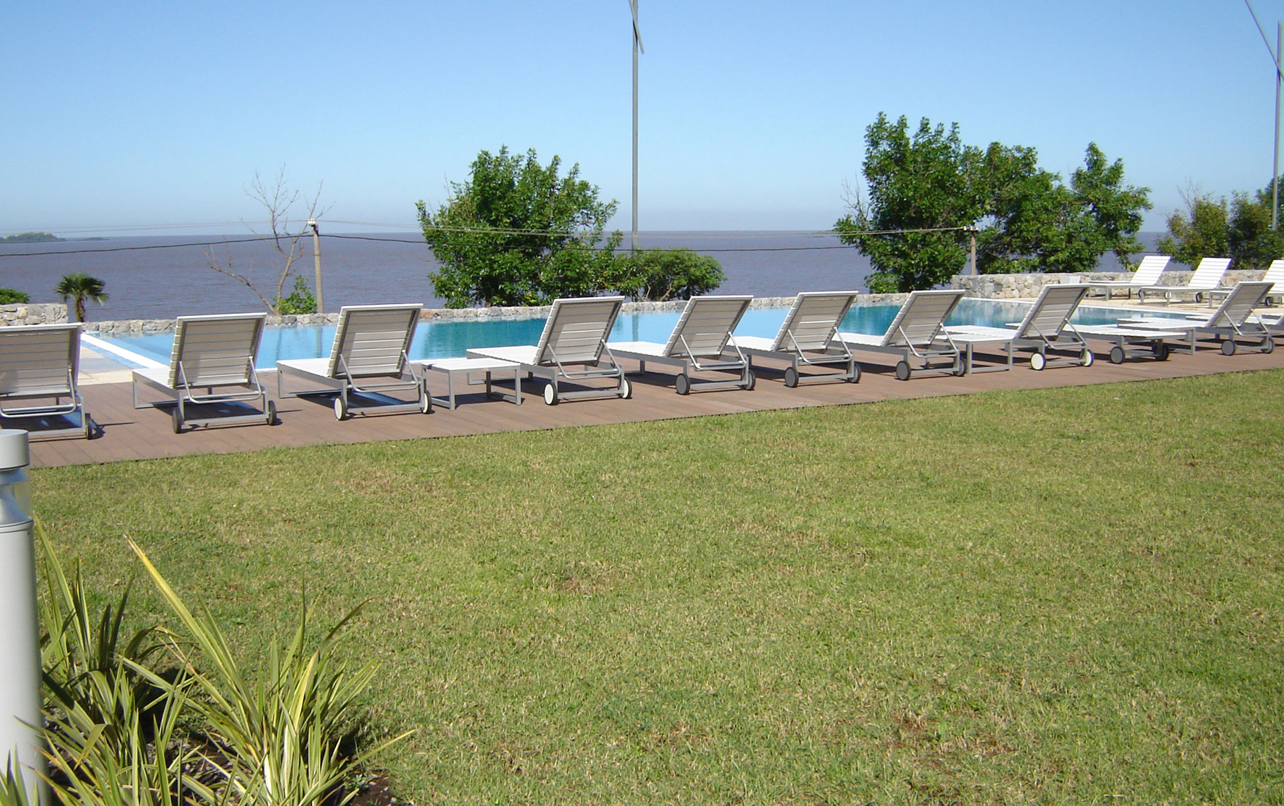 Real Colonia Hotel & Suites