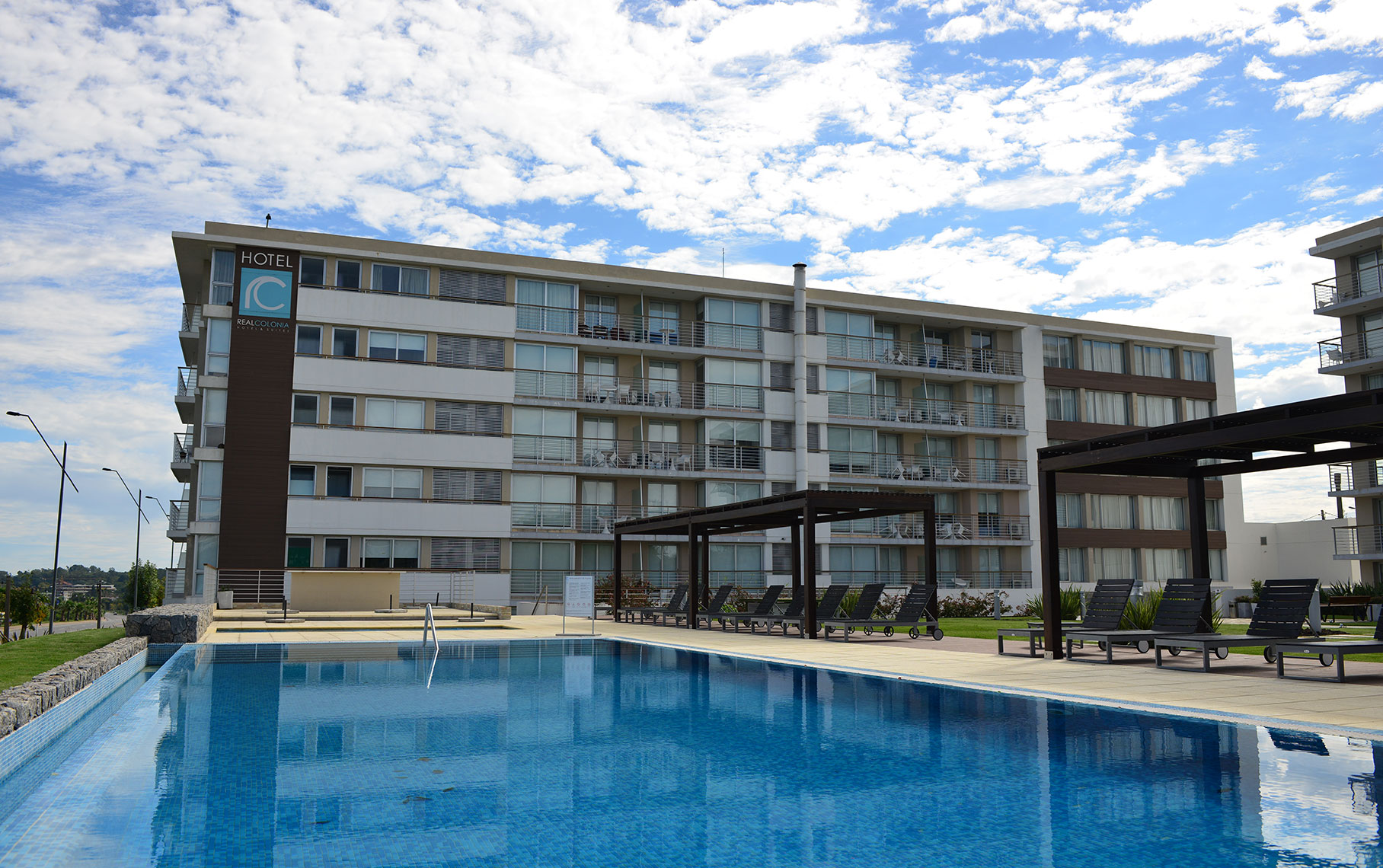 Real Colonia Hotel & Suites
